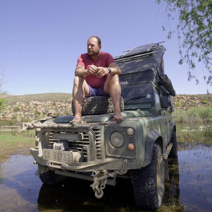 ALU-CAB ICARUS ROOF CONVERSION DEFENDER 110 - BLACK - Overland Supply ...